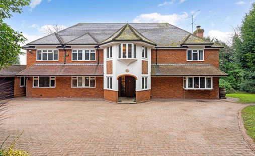 Luxury houses with indoor pool for sale in Marlow, England | JamesEdition