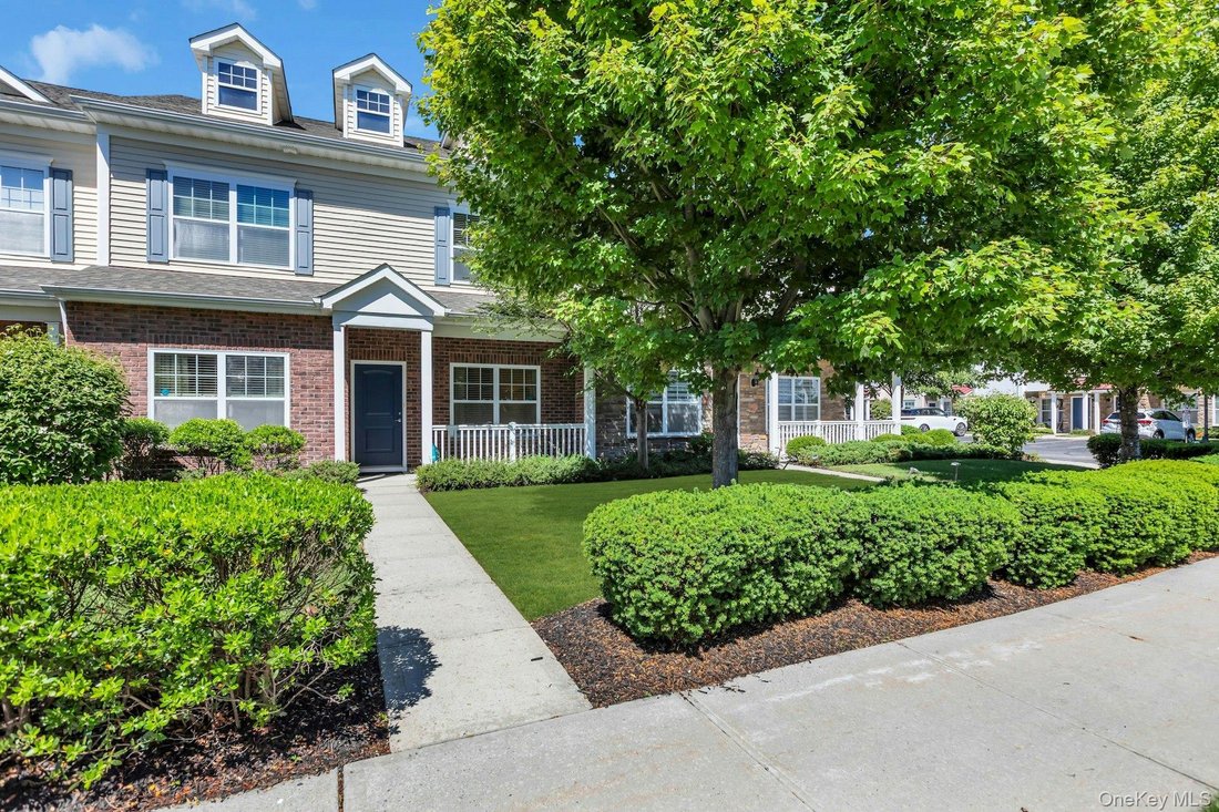 111 Millie Court Patchogue, New In East Patchogue, New York, United ...