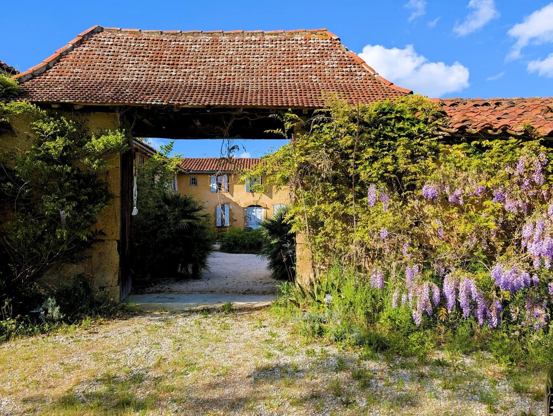 Charming French Countryside Retreat With In Estampes, Occitanie, France ...