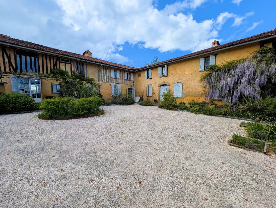 Charming French Countryside Retreat With In Estampes, Occitanie, France ...
