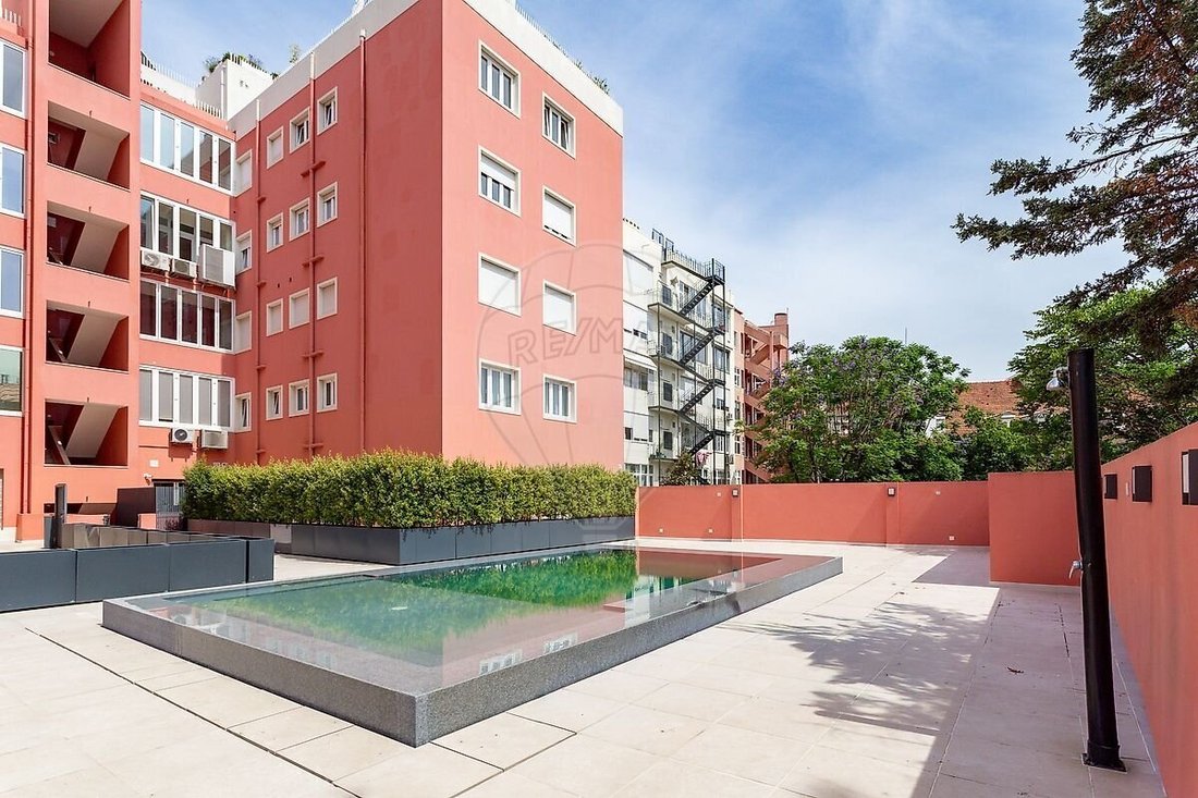 Apresentamos Lhe Um Extraordinário Apartamento T4 In Arroios, Lisbon ...