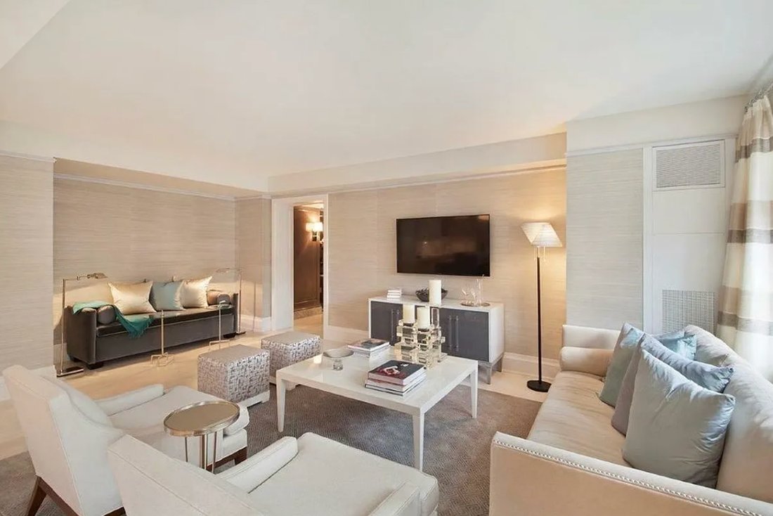 Carlton House, 21 E 61 St St, 7 A Lenox In New York, New York, United ...