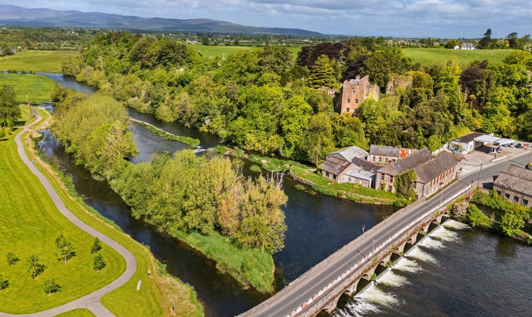 Historic Norman Property In County In Ardfinnan, County Tipperary ...