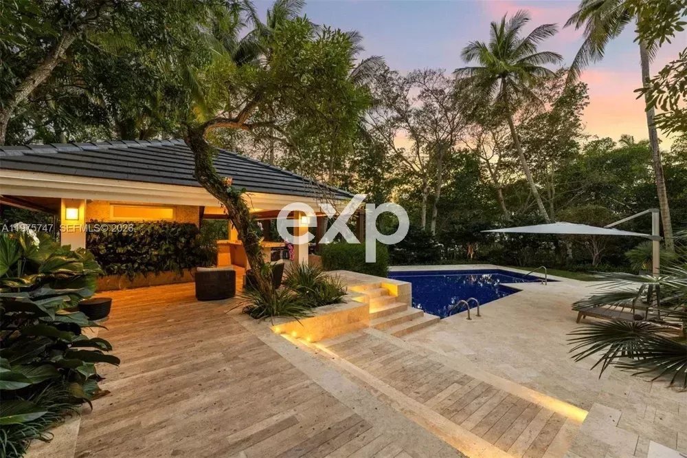 Exceptional Waterfront Estate In Cocoplum With In Miami, Florida ...