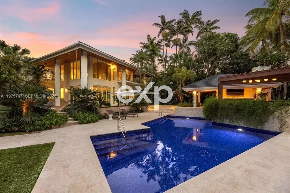 Exceptional Waterfront Estate In Cocoplum With In Miami, Florida ...