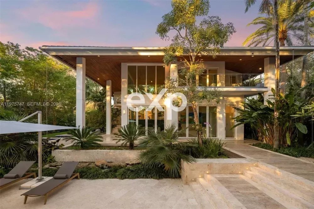 Exceptional Waterfront Estate In Cocoplum With In Miami, Florida ...