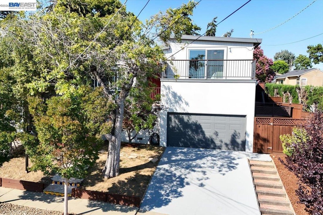 Single Family Residence In Castro In Castro Valley, California, United ...