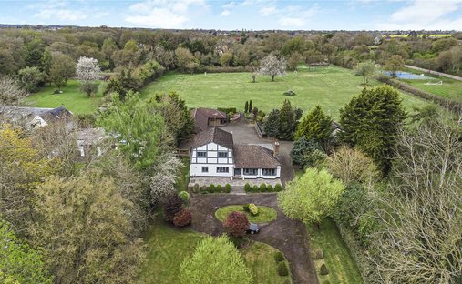 Luxury houses with helipad for sale in Ayot St Peter, Codicote, England ...