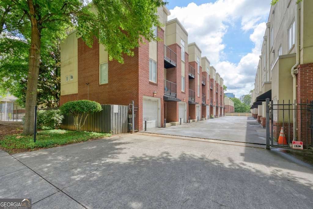 Condominium In Atlanta In Atlanta, Georgia, United States For Sale ...