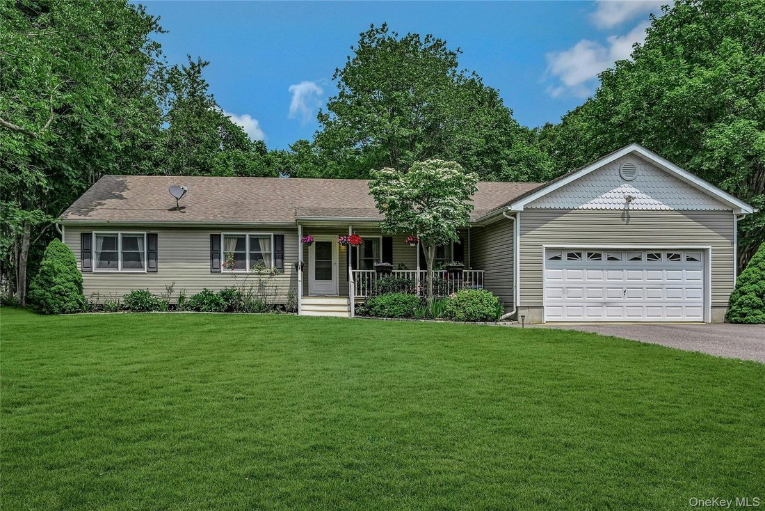 2675 Kerwin Boulevard, Greenport, In Greenport West, New York, United ...