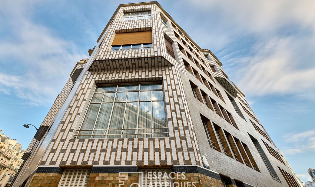 Atelier D'artiste Au Sein Du « Studio Building In Paris, île De France ...