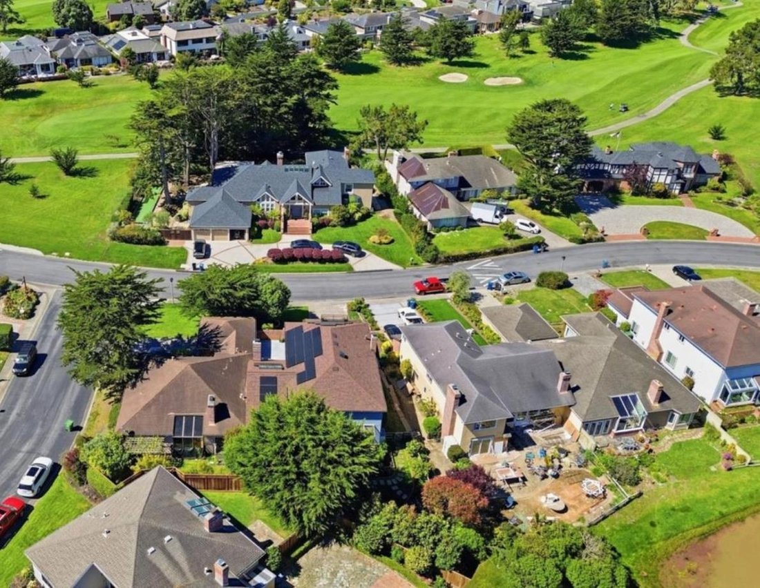 Single Family Residence In Half In Half Moon Bay, California, United ...