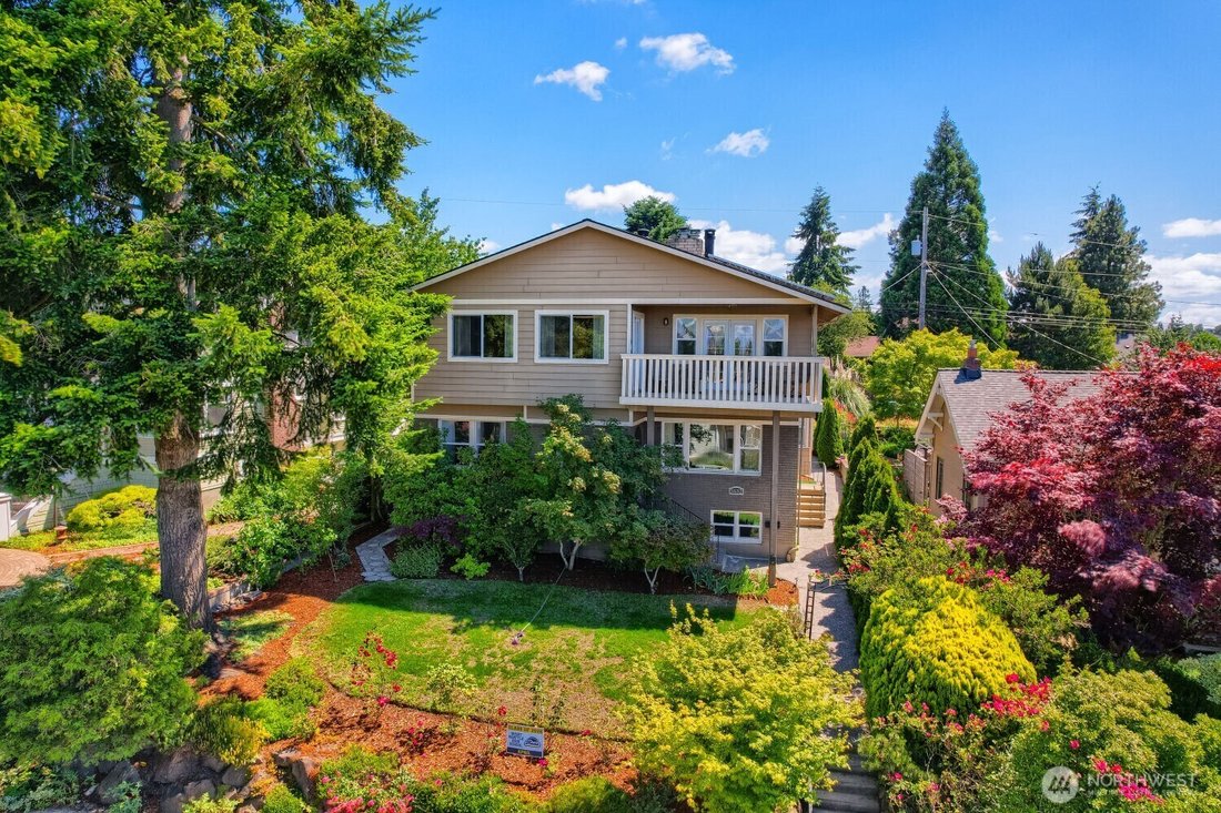 Stunning Seaview Retreat With Versatile In Seattle, Washington, United ...