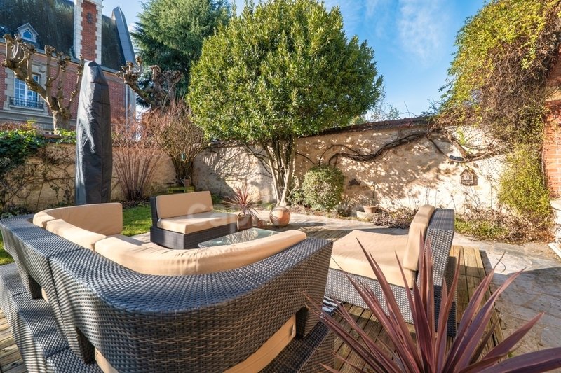 Bourgeois House 235 M² For Sale In Mantes La Jolie, île De France ...