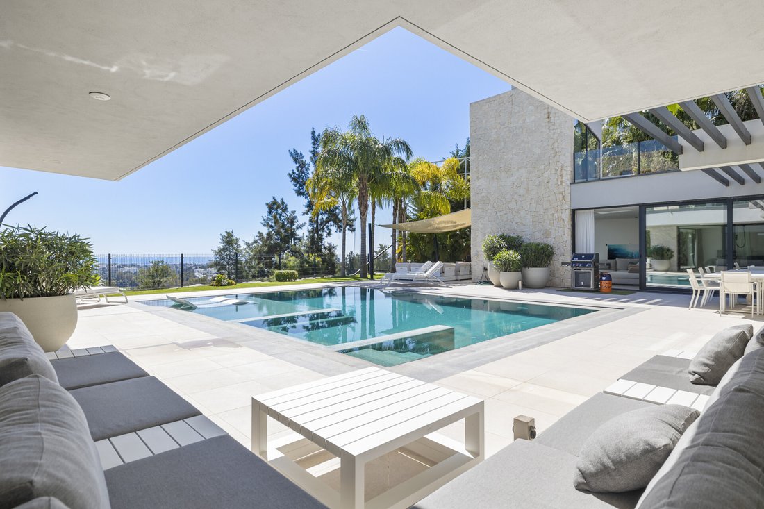 Splendid Modern Frontline Golf Villa In La In Benahavis, Andalusia ...