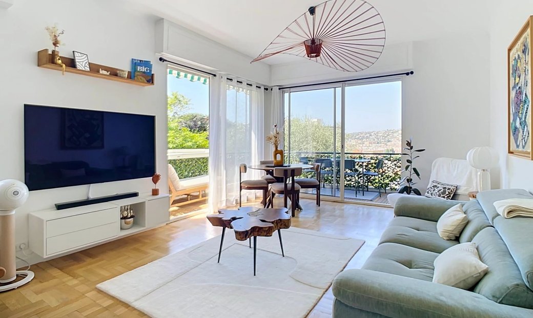 Modern 2 Bedroom Apartment In In Nice, Provence Alpes Côte D'azur ...