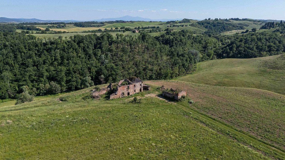 Rural Complex To Be Restored For Sale In Asciano In Asciano, Tuscany ...