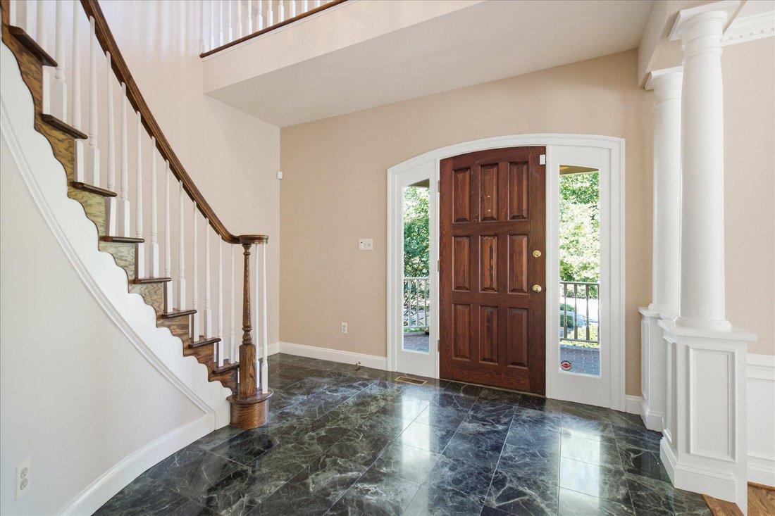 126 Gresham Place, Falls In West Falls Church, Virginia, Vereinigte ...