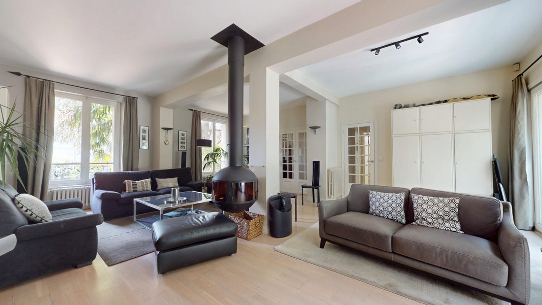 Bourgeois House For Sale, 8 Rooms In Bry Sur Marne, île De France ...