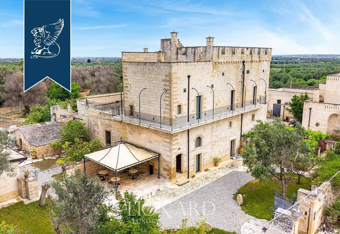Extraordinary 14th Century Fortified In Villa Castelli, Apulien ...