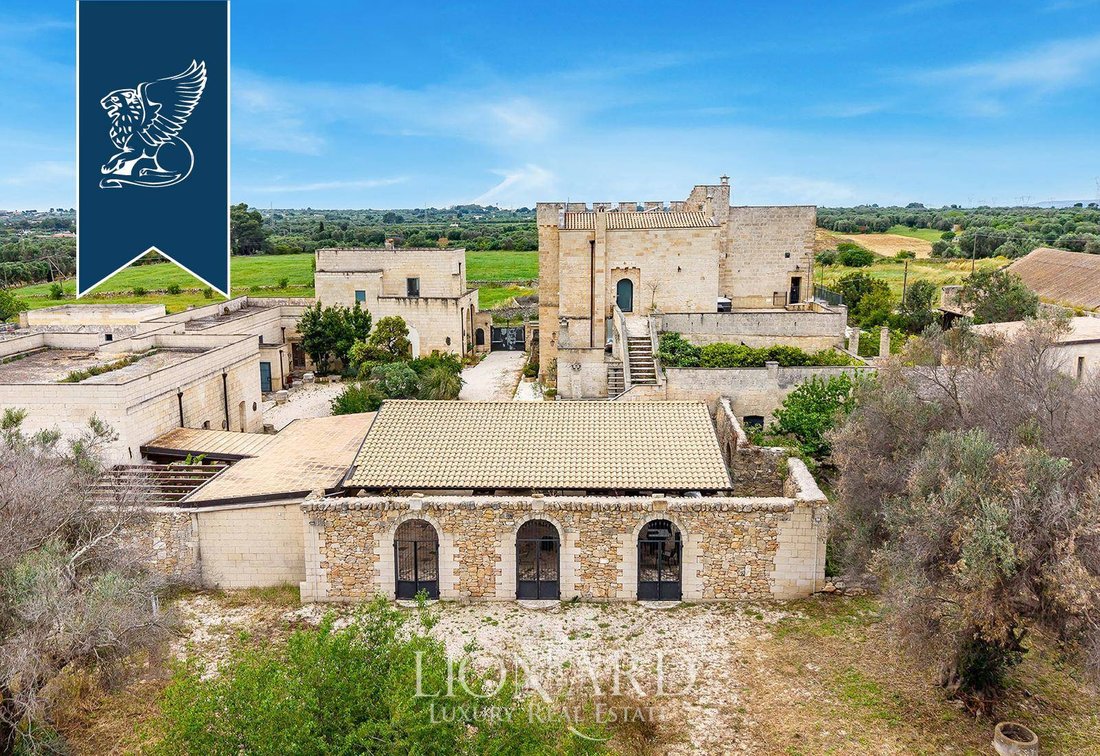 Extraordinary 14th Century Fortified In Villa Castelli, Apulien ...