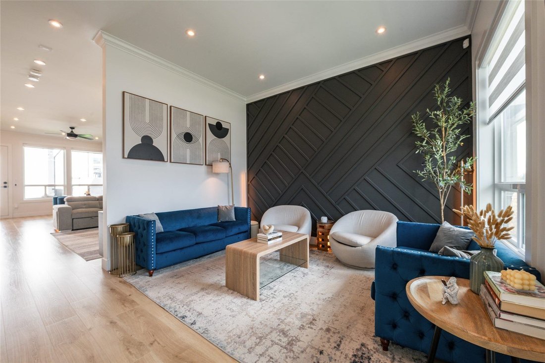 Elegant Family Home With Chef's Kitchen And In Surrey, British Columbia ...