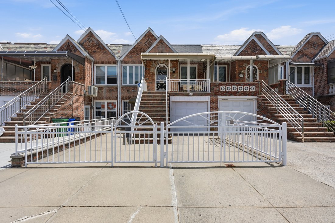 2545 Hubbard St, Townhouse Sheepshead In New York, New York, United ...