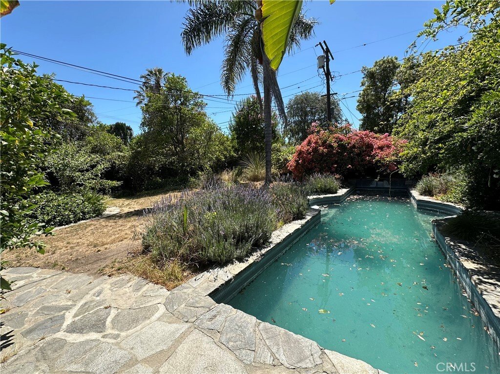 4 Bedrooms Single Family Detached In Los Angeles, California, United ...