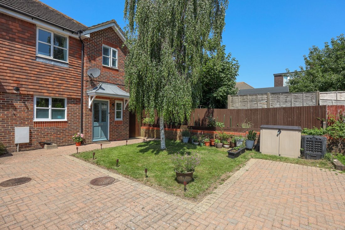 House Burgess Hill In St Johns Common, Burgess Hill, England For Sale ...